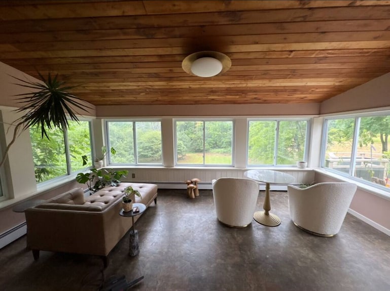 Charming 4-bedroom Farmhouse With Ac In Awesome East Aurora - 荷蘭