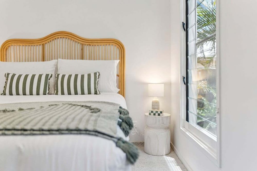 The Cheeky Palm - Beachy tropical paradise, perfect for a cheeky ...