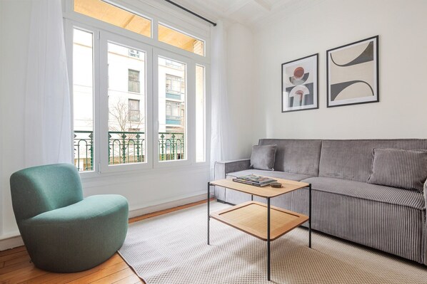 Blueground | Saint-Lambert, view, nr Eiffel Tower Reviews, Deals ...