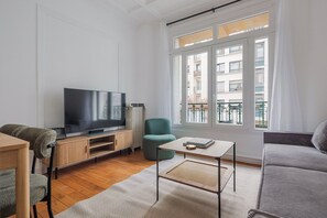 Blueground | Saint-Lambert, view, nr Eiffel Tower Reviews, Deals ...