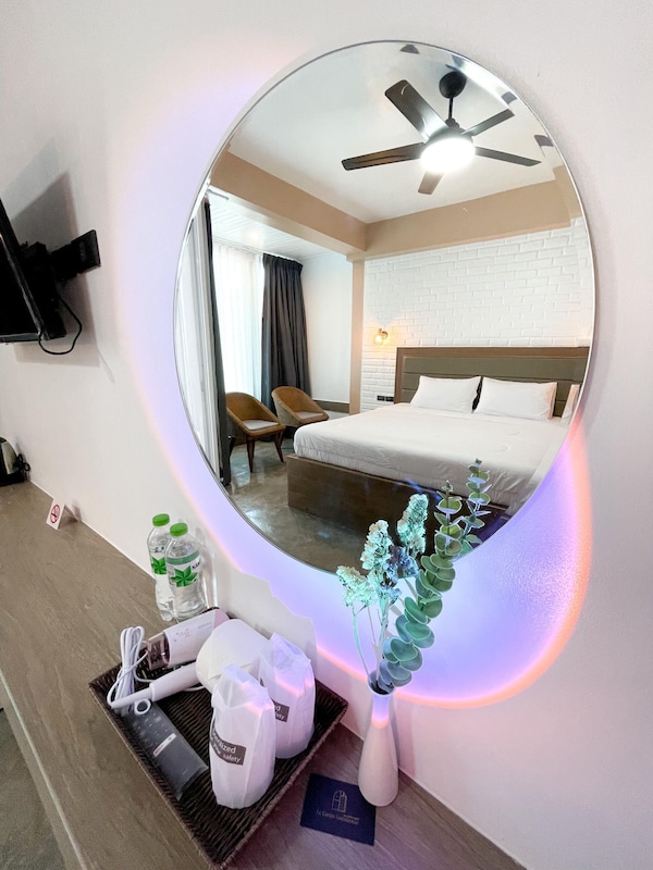 Le Cartier Guesthouse - Patong Beach