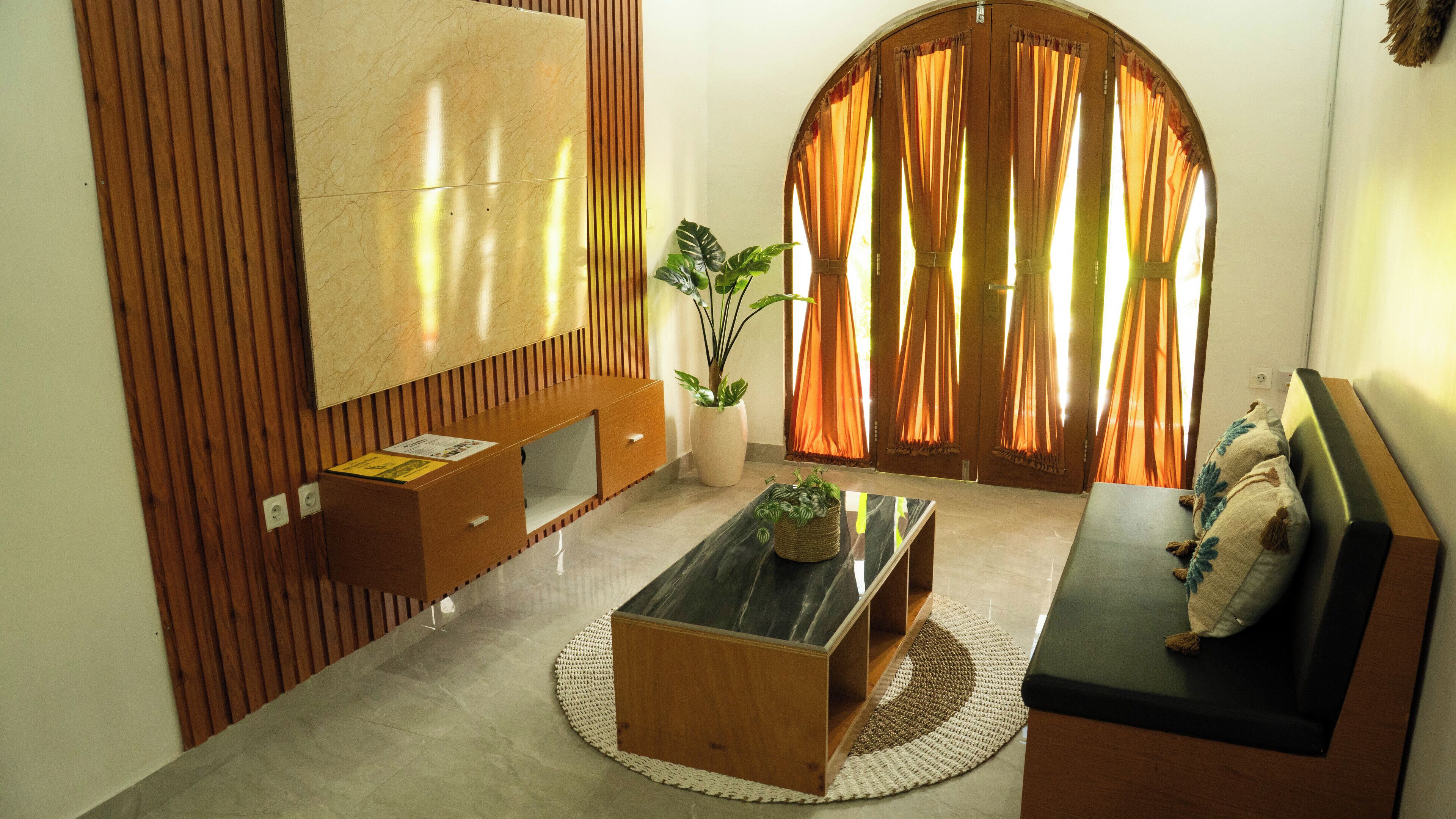 Quarto, vista para a piscina | Cofre no quarto, secretária, ferro/tábua de engomar, Wi-fi grátis 