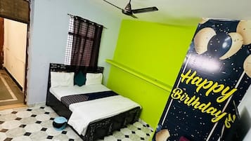 Quarto casal luxo | Escrivaninha, quartos à prova de som, ferros/tábuas de passar roupa