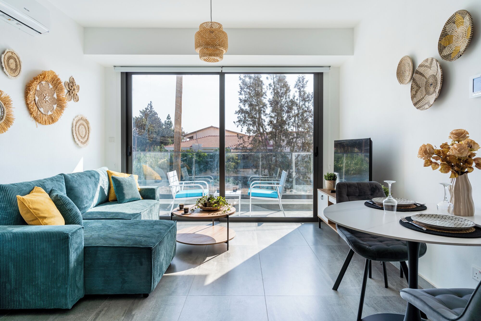 Apartamento, 1 cama de casal e sofá-cama, cozinha, Vista para a cidade | Sala | Smart TV, Netflix, serviços de streaming 