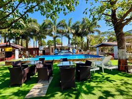 Bar à beira da piscina