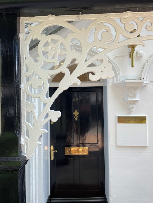 luxury 17th century city apartment in central Exeter Southernhay ...