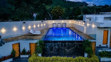 11 piscinas exteriores
