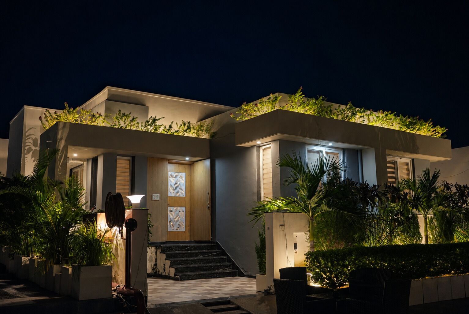 Villa de Luxo, 2 quartos, varanda, vista para o jardim | Secretária, secretária adequada para computadores portáteis 