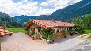 Chalet Hühnerstall am Soderhof - peace and quiet and private SPA in the ...