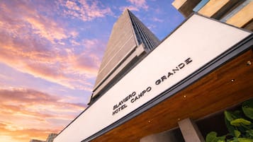 Fachada da propriedade