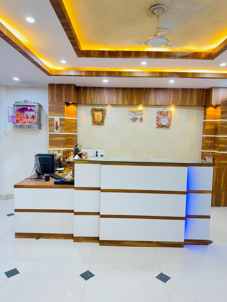 Hotel Manish International Reviews, Deals & Photos 2026 - Vrbo