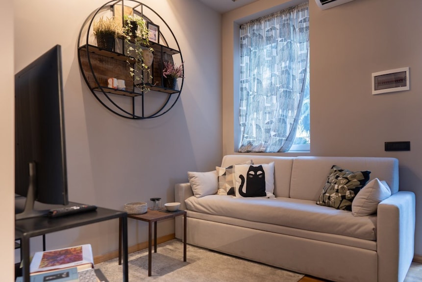 Luxury Art & Chromotherapy Apartment - Hospital District5 - Pavía