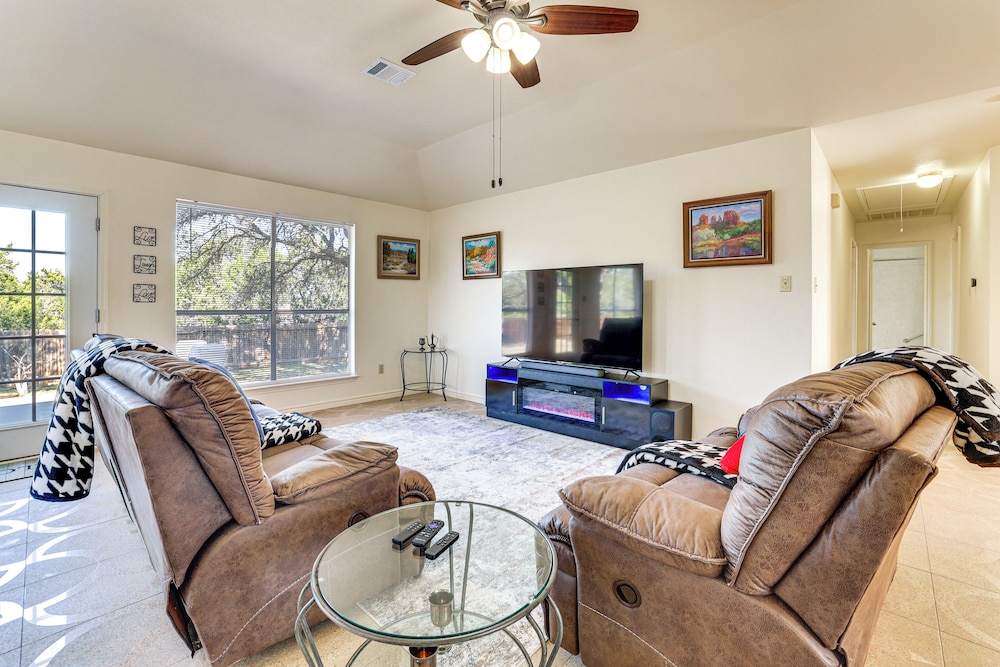 Family Home W/ Games & Fenced Yard In San Antonio! - Texas