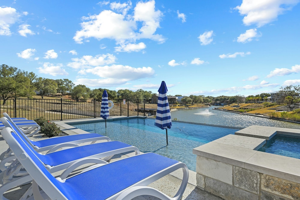 5 Br Home On Lake W/ Pool, Spa, Golf, Boating - Lake Buchanan, TX