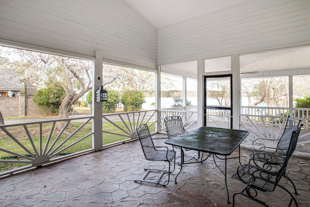 Lake Wateree Home W/ Boat Dock! Pets Welcome - Great Falls, SC