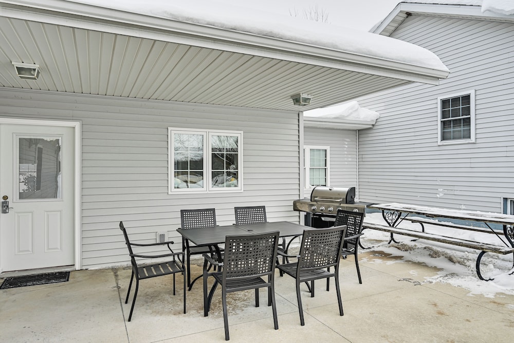 Patio & Grill! Quiet Country Stay Near Shipshewana - Indiana (State)
