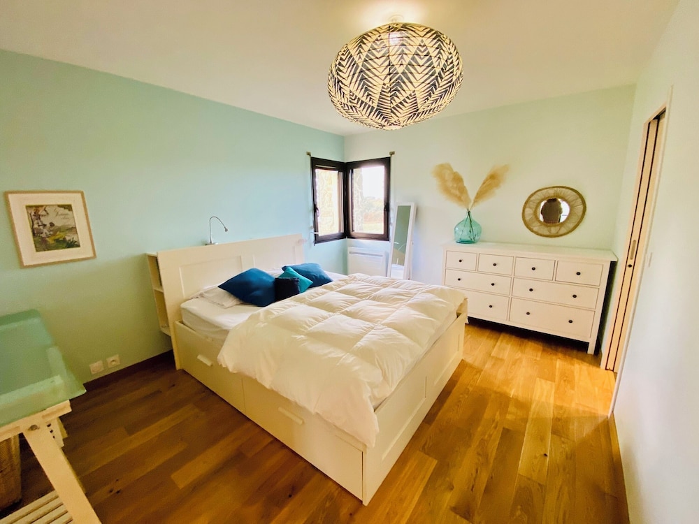 The Pond Villa – 700 m from the beach facing the Glénan Islands ...
