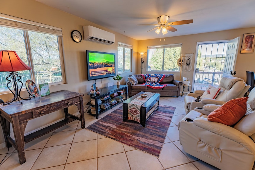 New Serenity At Rimrock, Swim Spa, Views, Fenced Yard, Pet Friendly! - Camp Verde, AZ