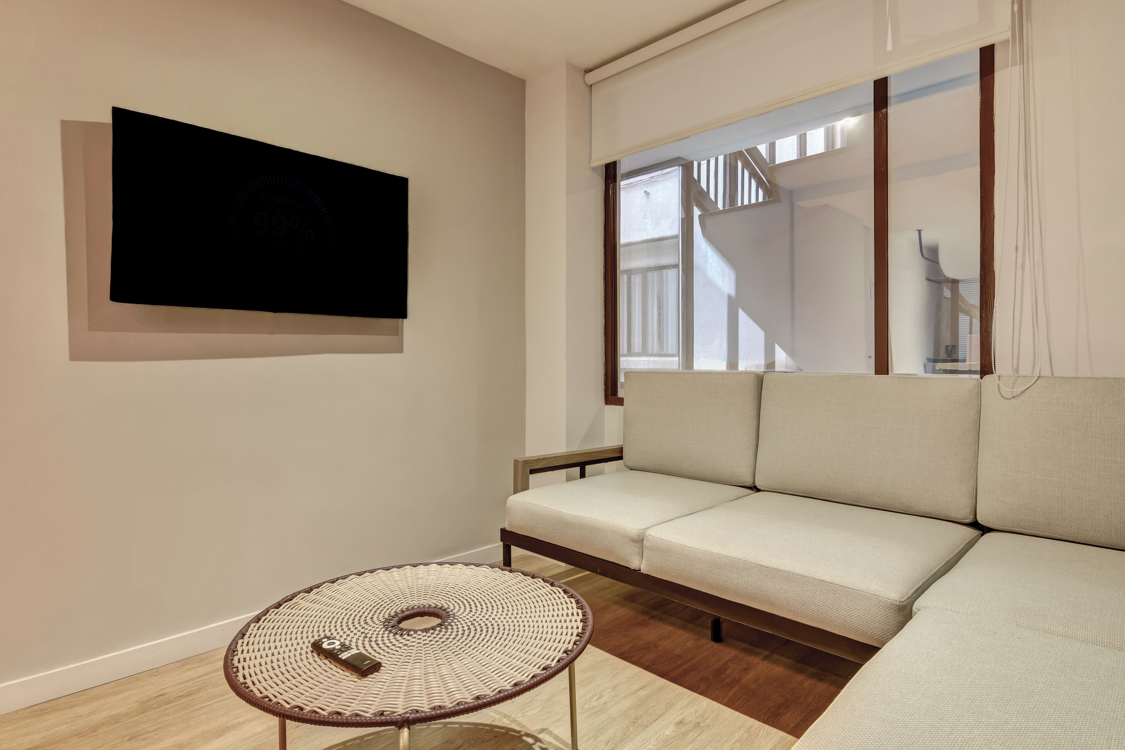 Apartamento (502) | Sala de estar | Smart TV 45 polegadas com canais digitais