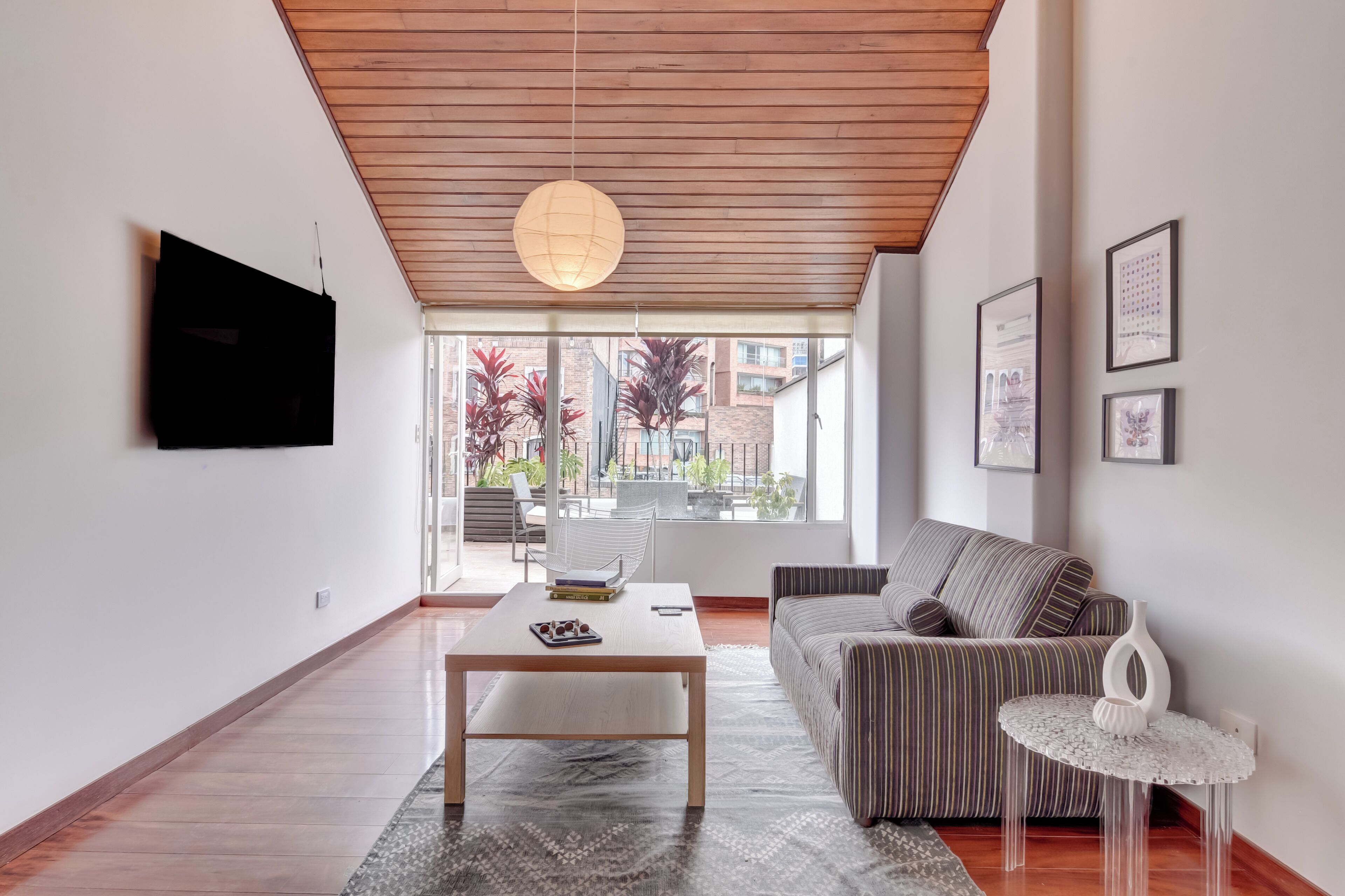 Apartamento (602) | Sala de estar | Smart TV de 45 polegadas com canais digitais 