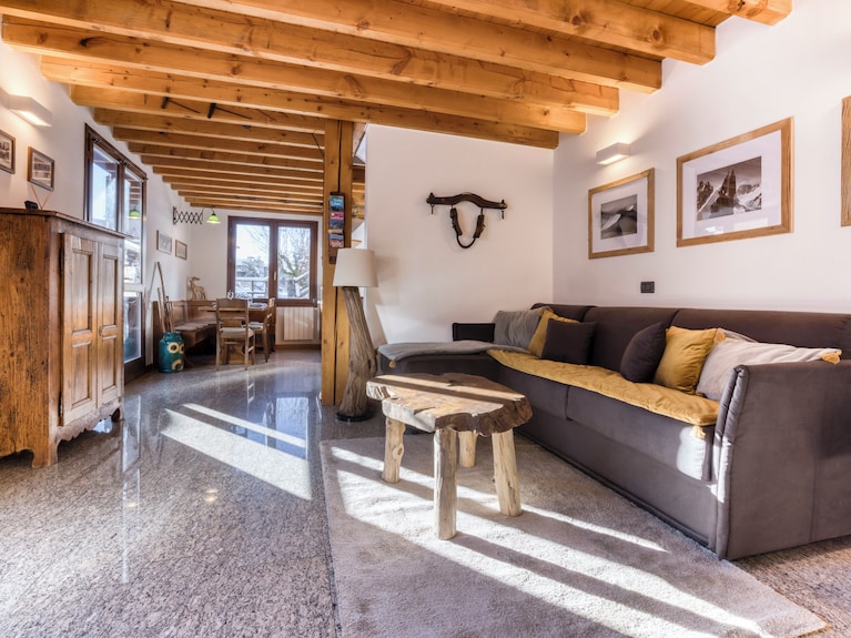 Chalet La Chouette - Intimate 2 Bedroom Demi-chalet Ideally Located - Chamonix