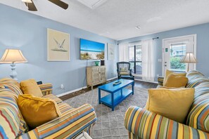 Casa, várias camas (Laguna Beach Breeze) | Sala de estar