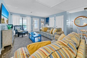 Casa, várias camas (Laguna Beach Breeze) | Sala de estar