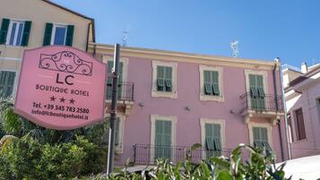 Fachada da propriedade