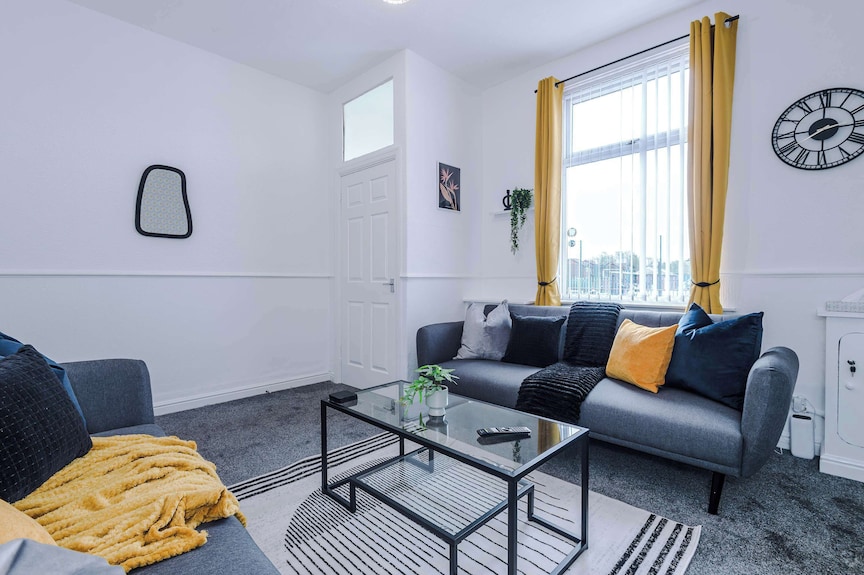 5mins To Co-op Live & Etihad Campus | Free Parking - Stockport