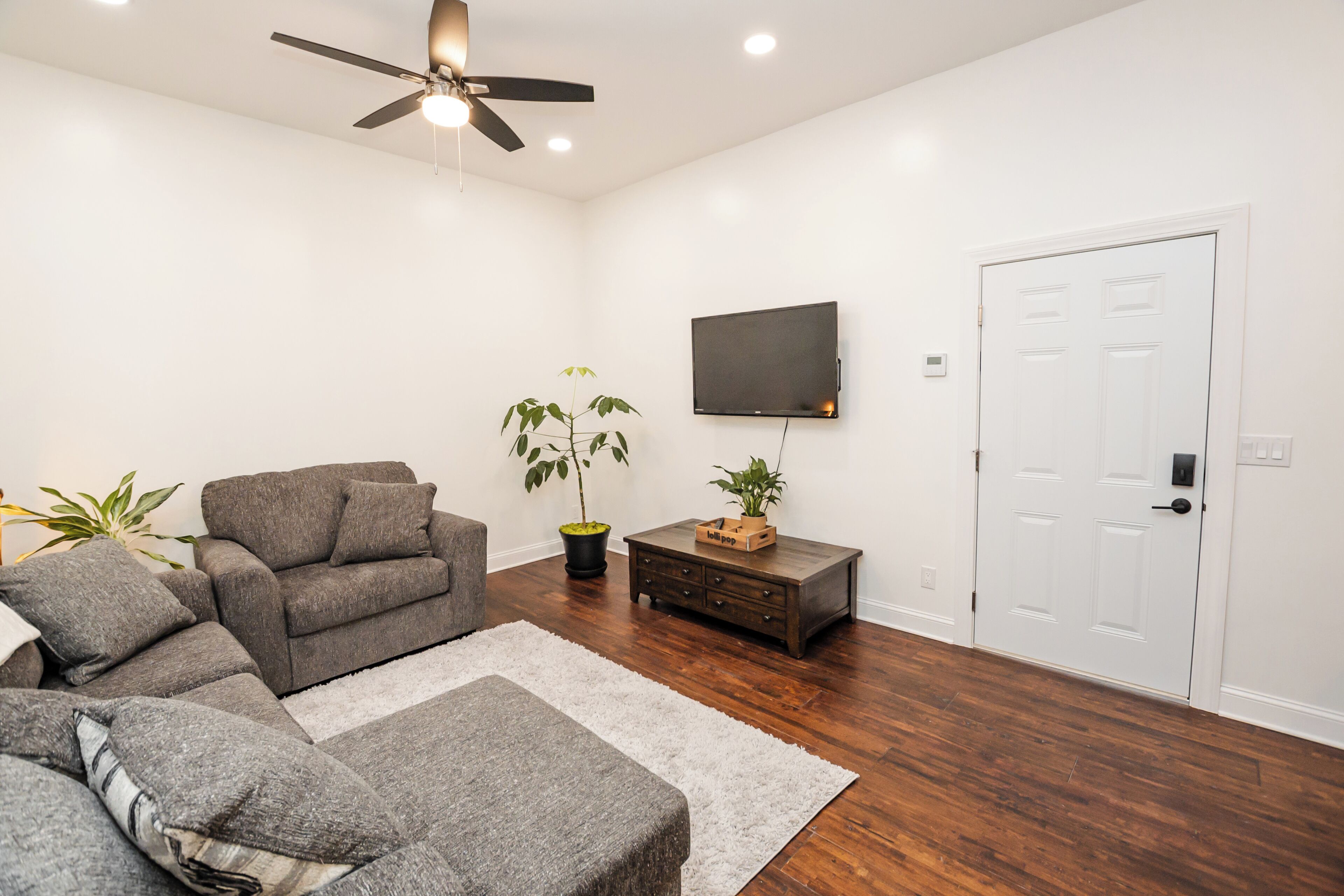 The Lauren  Bright, Cozy Loft W/ Balcony In Downtown, Near Mad River - Champaign County, OH