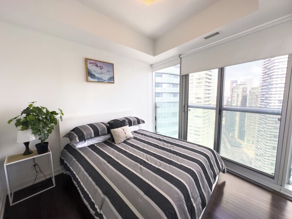 Comfy Lakeview Rogers Centre FreeParking, Toronto: 2026 Info, Photos ...