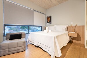 Apartamento clássico | 1 quarto, espaço de trabalho para notebook, cortinas blackout