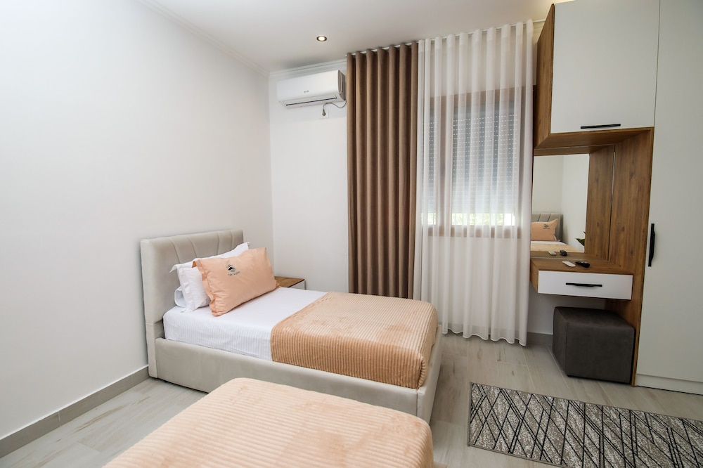Wake Up to Lake Views – Cozy Comfort at Era e Liqenit” - Shkodër | Vrbo