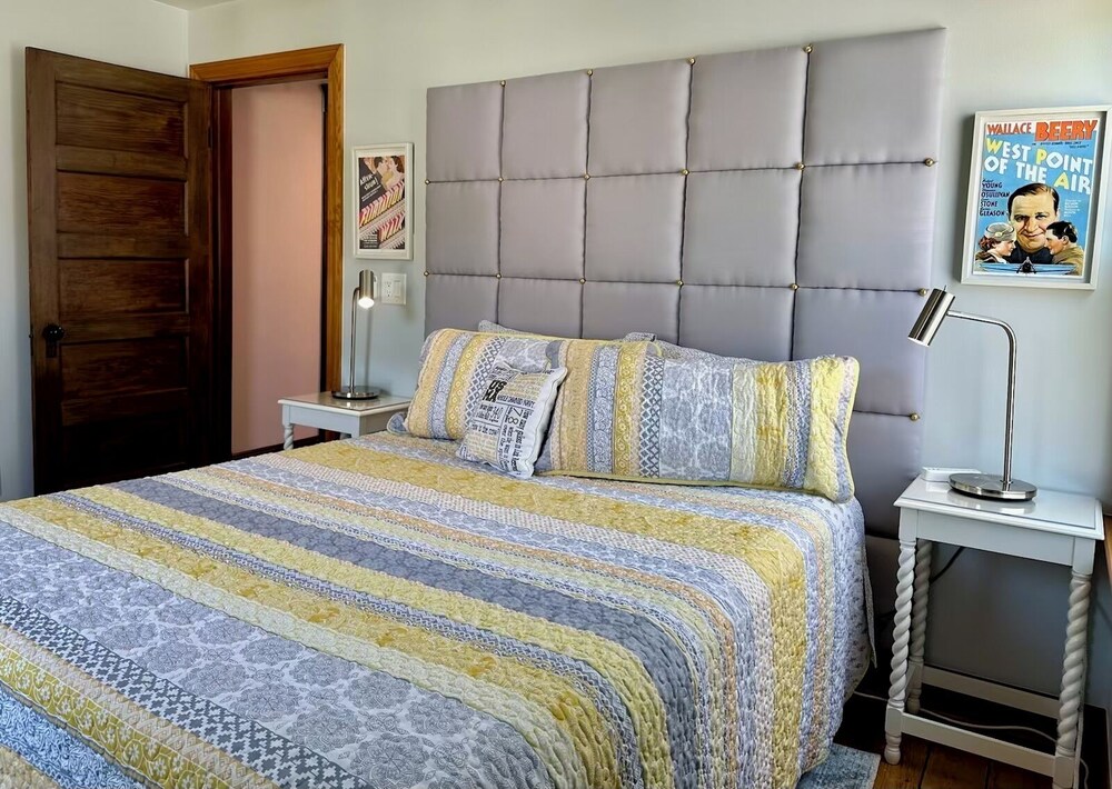 Steps to Thayer Gate King + 2 Queen WP Themed Rennovated - Highland ...