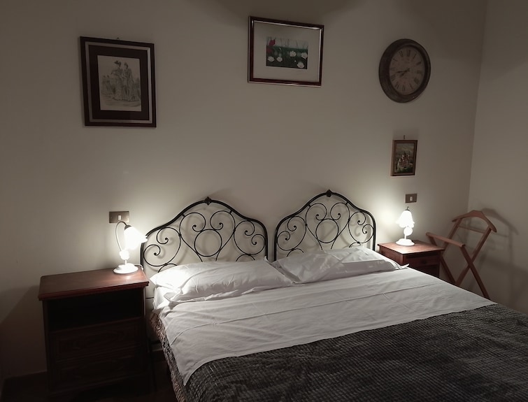 Double Room With Private Bathroom In The Countryside 5 Minutes From Montepulciano - Pienza