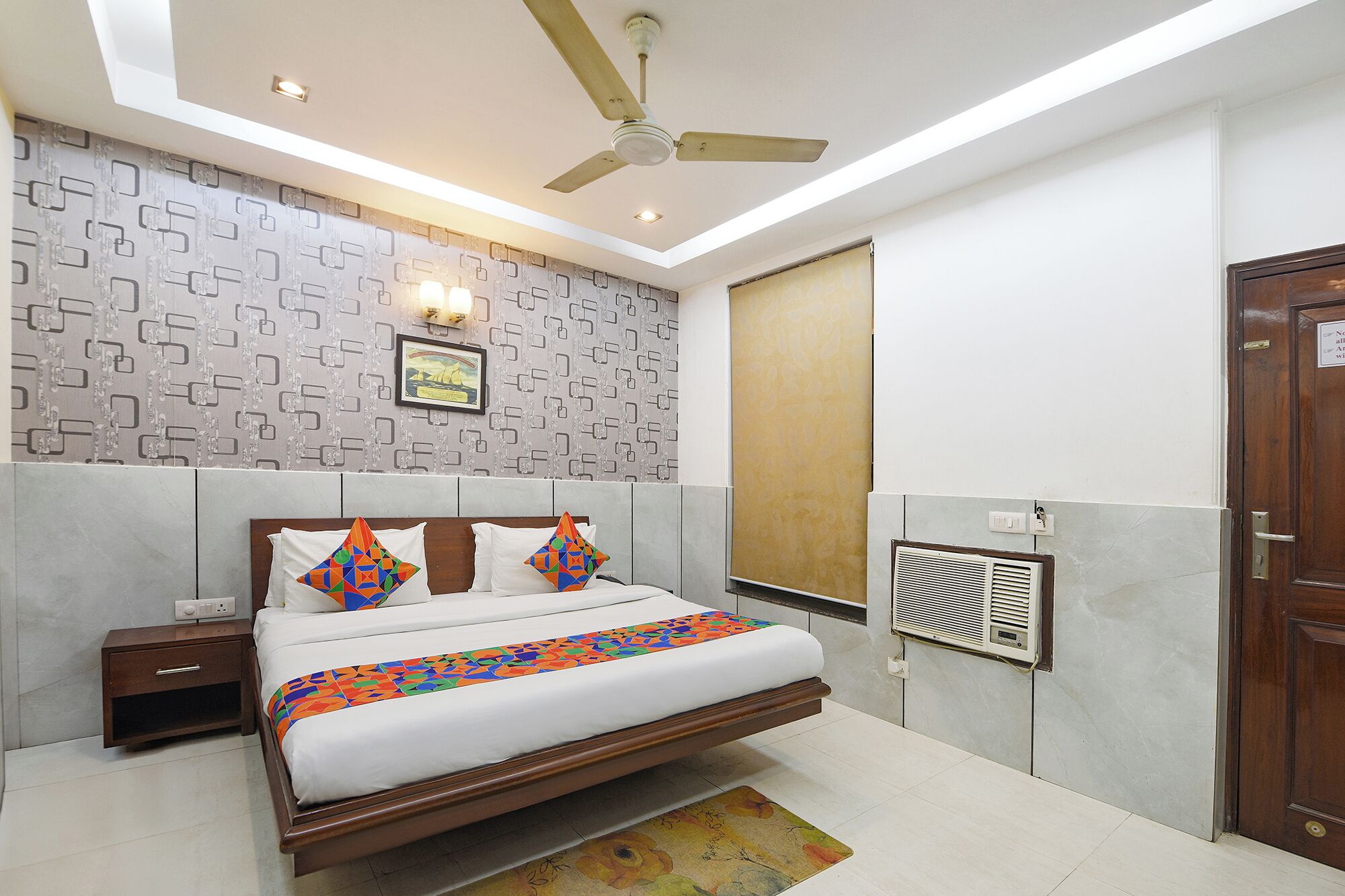 Quarto Deluxe | Lençóis de algodão egípcio, roupa de alta qualidade, cofre no quarto 