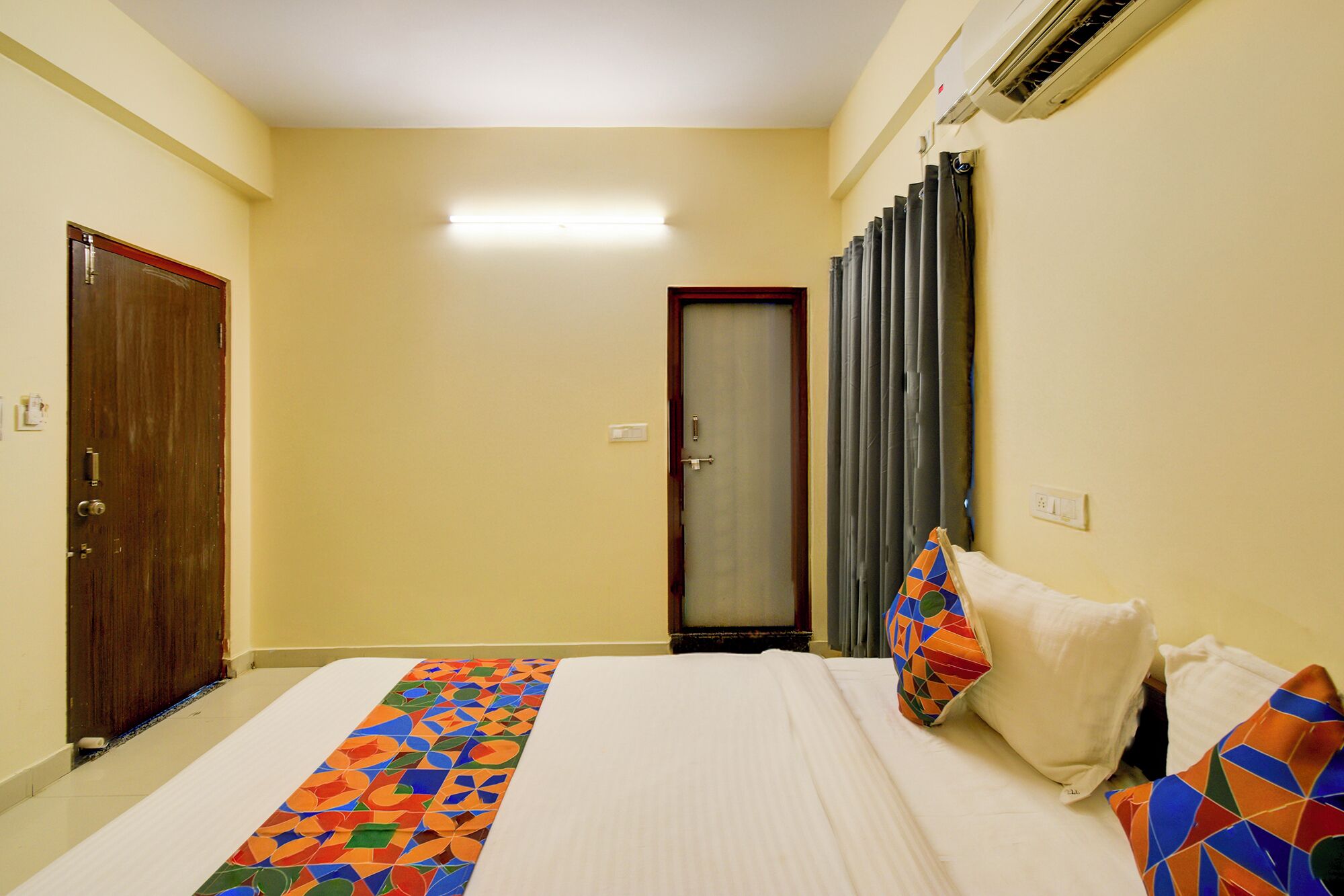 Lençóis de algodão egípcio, roupa de alta qualidade, cofre no quarto 