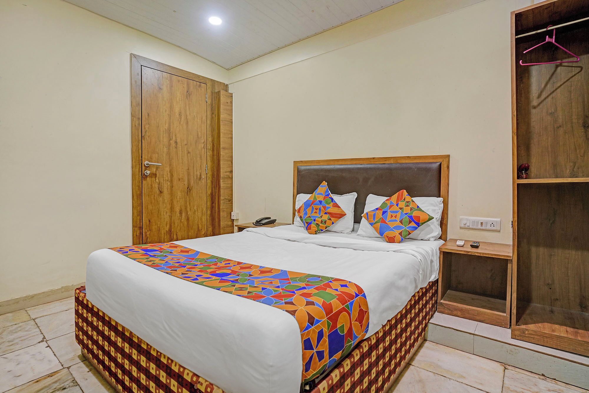 Lençóis de algodão egípcio, roupa de alta qualidade, cofre no quarto 