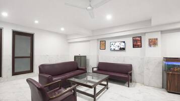 Área de estar no saguão