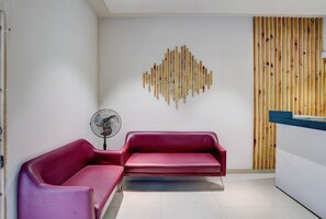 Área de estar no saguão