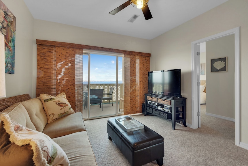 Charming 2 Bedroom Condo On The Water With Sunset Views - Gulf Breeze, FL