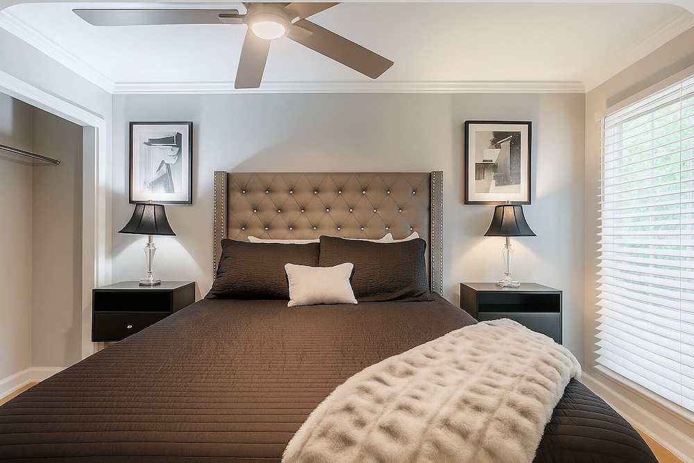 Domain District Gem • Stylish 2BR/2BA • Perfect Location - Austin | Vrbo