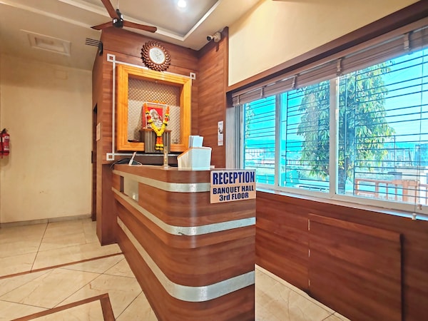 Hotel Meera Regency - Chiplun