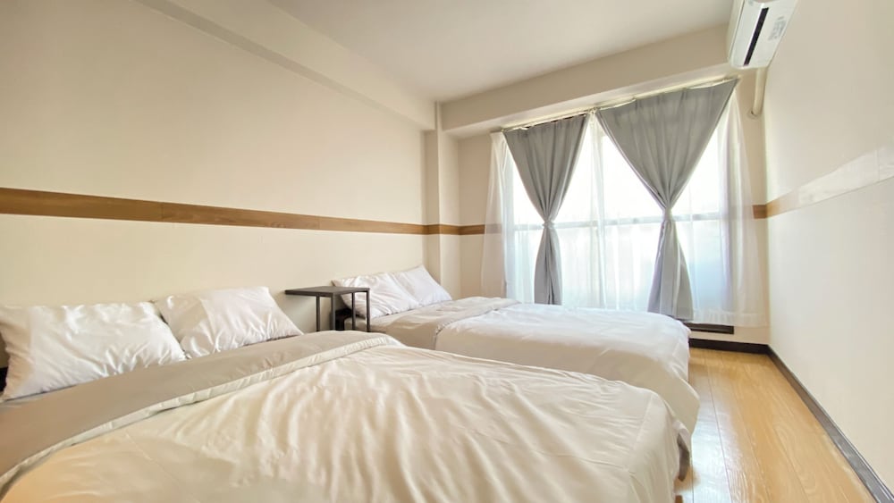 30sec walk to Tsutenkaku/1 stop to Namba Sta./AH57 - Osaka | Abritel