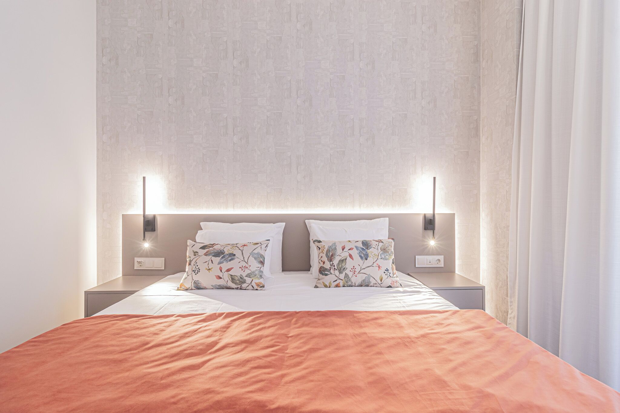 Quarto Duplo ou Twin, acessível, Vista para a cidade | Cofre no quarto, secretária 