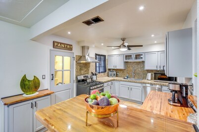 Private Pool & Patio! Home 8 Mi to Dtwn Phoenix