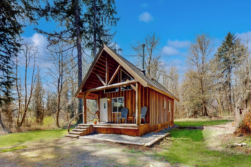 1 Br Dog-friendly Home W/ Fire Pit, Near Creek - Castle Rock, WA