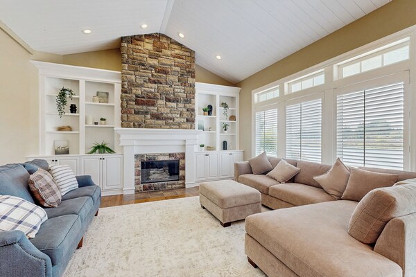 Plummer Lakefront Home: Fish & Kayak - Lucky Eagle Casino & Hotel