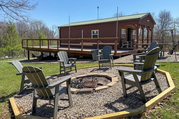 1br Cabin On Farm W/ Fire Pit, Pond & Treehouse - Grindstone Lake, Osborn