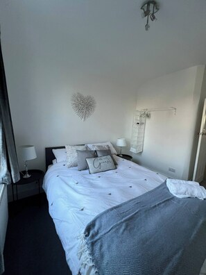 Quarto, 2 quartos, varanda, Vista para a cidade | 2 quartos 